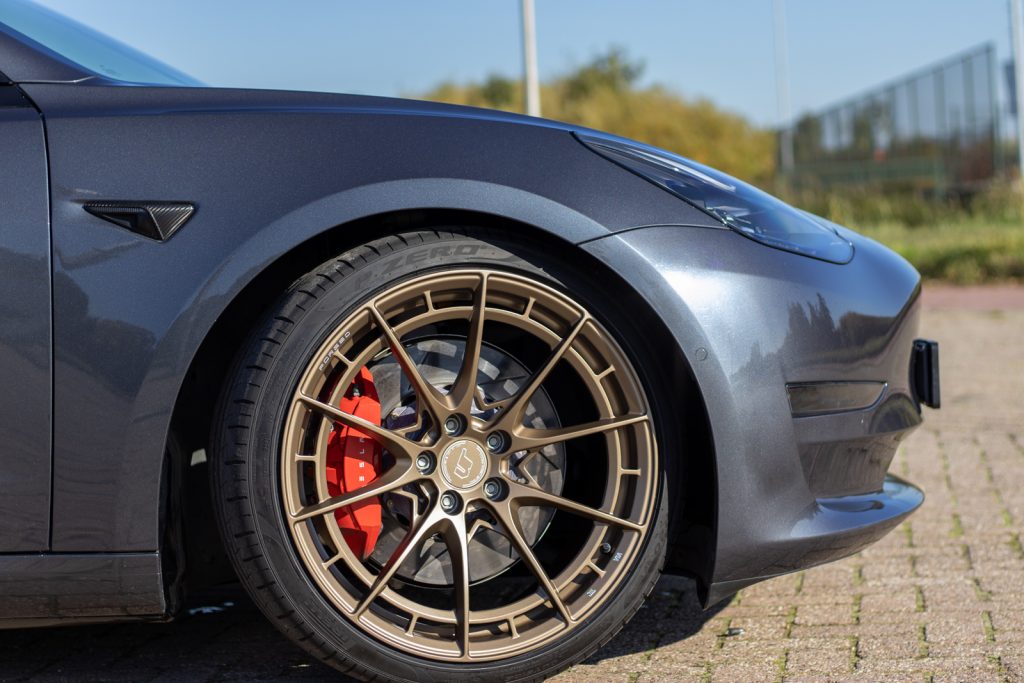 Tesla Model S on VR Forged D03-R Satin Bronze Wheels | VR Forged